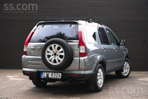 Pelēks Honda CR-V 2005 Rīga, ar dzinēja tilpumu 2.20 L un nobraukumu 418 tūkst. km par 2090 €, foto 3 vietnē AUTOMOTO.COM.LV