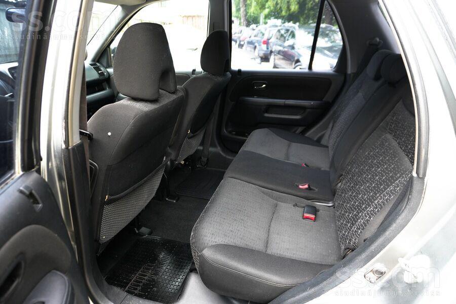 Pelēks Honda CR-V 2005 Rīga, ar dzinēja tilpumu 2.20 L un nobraukumu 418 tūkst. km par 2090 €, foto 14 vietnē AUTOMOTO.COM.LV