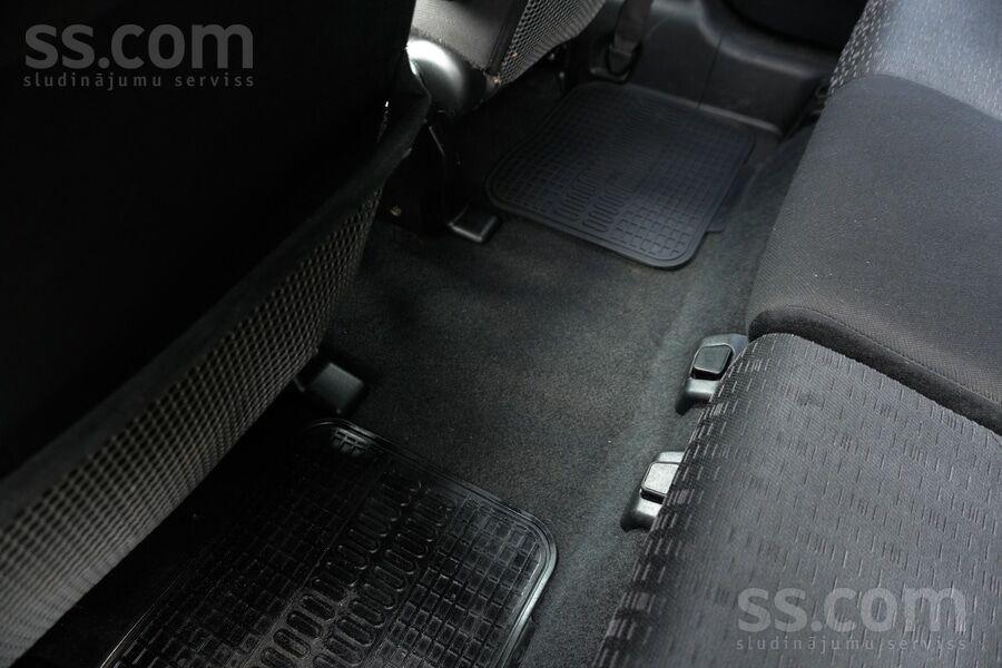Pelēks Honda CR-V 2005 Rīga, ar dzinēja tilpumu 2.20 L un nobraukumu 418 tūkst. km par 2090 €, foto 15 vietnē AUTOMOTO.COM.LV