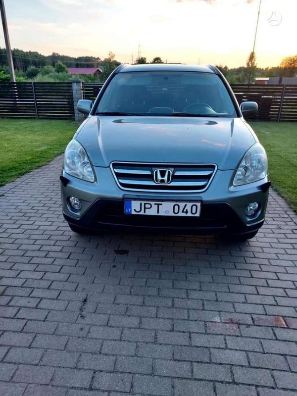 Pelēks Honda CR-V 2005 Viļņa, ar dzinēja tilpumu 2.20 L un nobraukumu 199 tūkst. km par 4900 €, foto 1 vietnē AUTOMOTO.COM.LV