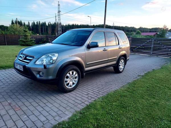 Pelēks Honda CR-V 2005 Viļņa, ar dzinēja tilpumu 2.20 L un nobraukumu 199 tūkst. km par 4900 €, foto 3 vietnē AUTOMOTO.COM.LV