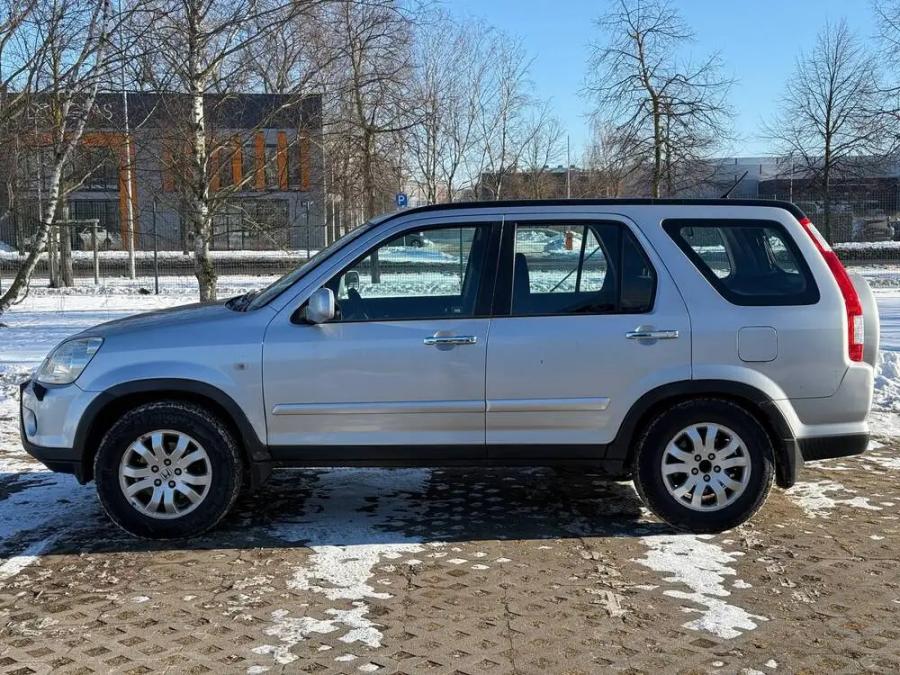 Pelēks Honda CR-V 2005 Rīga, ar dzinēja tilpumu 2.00 L un nobraukumu 215 tūkst. km par 2400 €, foto 3 vietnē AUTOMOTO.COM.LV