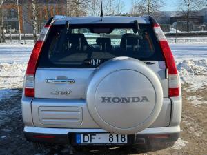 Pelēks Honda CR-V 2005 Rīga, ar dzinēja tilpumu 2.00 L un nobraukumu 215 tūkst. km par 2400 €, foto 5 vietnē AUTOMOTO.COM.LV