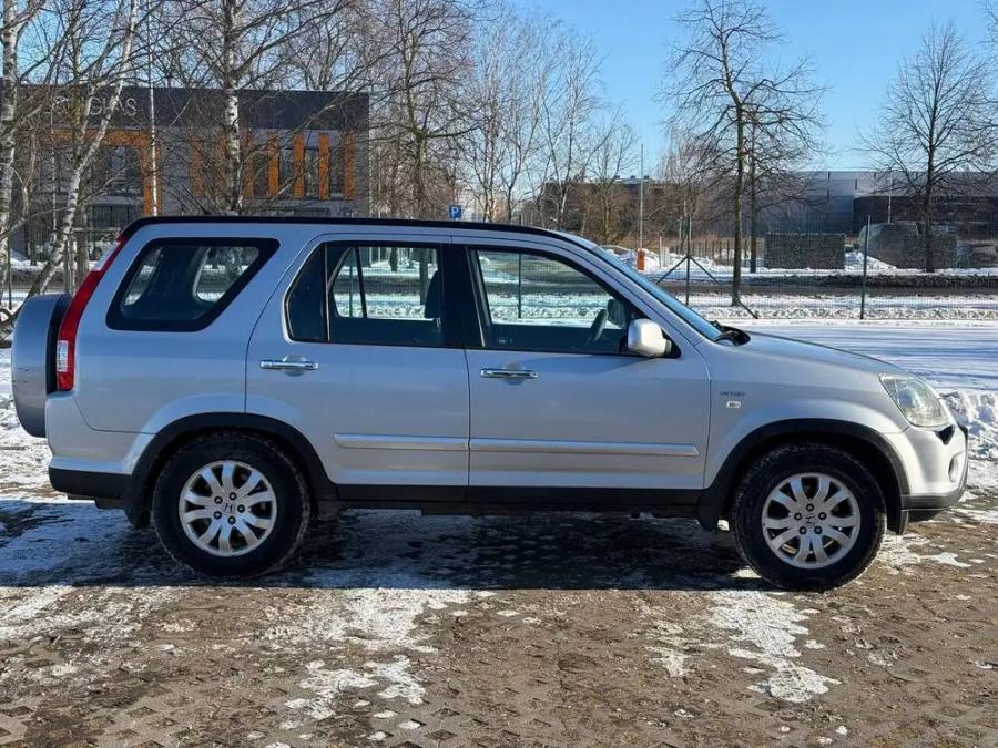 Pelēks Honda CR-V 2005 Rīga, ar dzinēja tilpumu 2.00 L un nobraukumu 215 tūkst. km par 2400 €, foto 7 vietnē AUTOMOTO.COM.LV