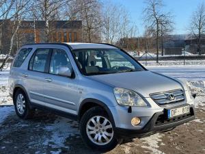 Pelēks Honda CR-V 2005 Rīga, ar dzinēja tilpumu 2.00 L un nobraukumu 215 tūkst. km par 2400 €, foto 8 vietnē AUTOMOTO.COM.LV