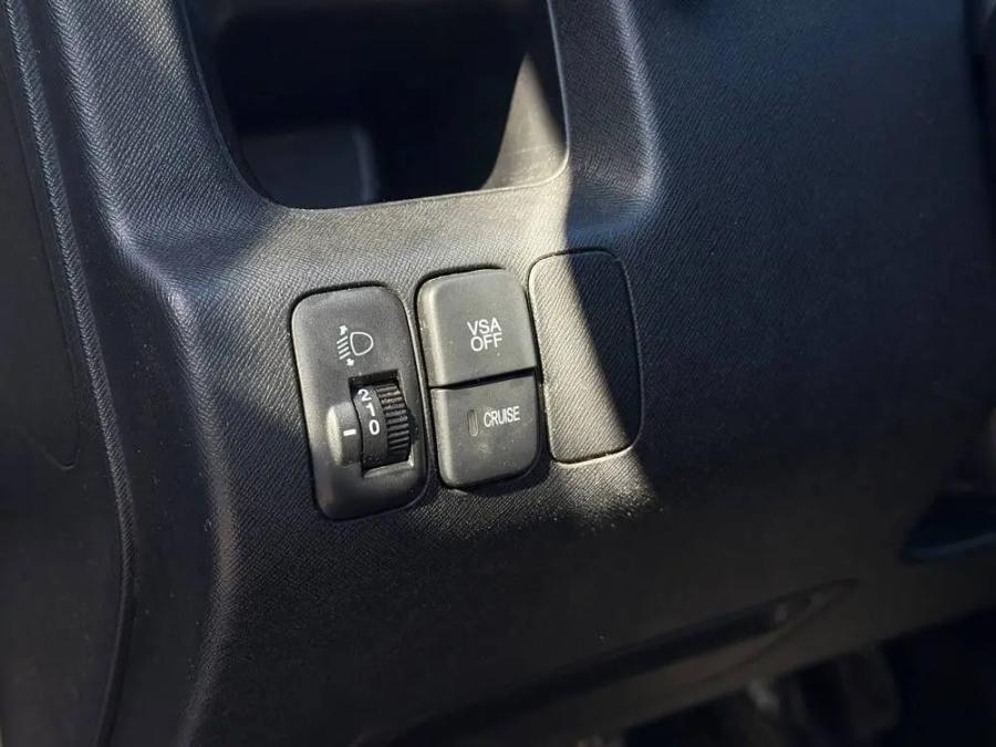 Pelēks Honda CR-V 2005 Rīga, ar dzinēja tilpumu 2.00 L un nobraukumu 215 tūkst. km par 2400 €, foto 18 vietnē AUTOMOTO.COM.LV