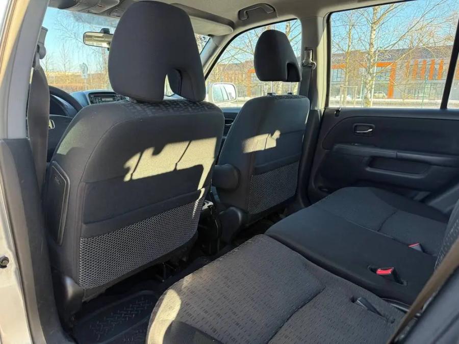 Pelēks Honda CR-V 2005 Rīga, ar dzinēja tilpumu 2.00 L un nobraukumu 215 tūkst. km par 2400 €, foto 19 vietnē AUTOMOTO.COM.LV