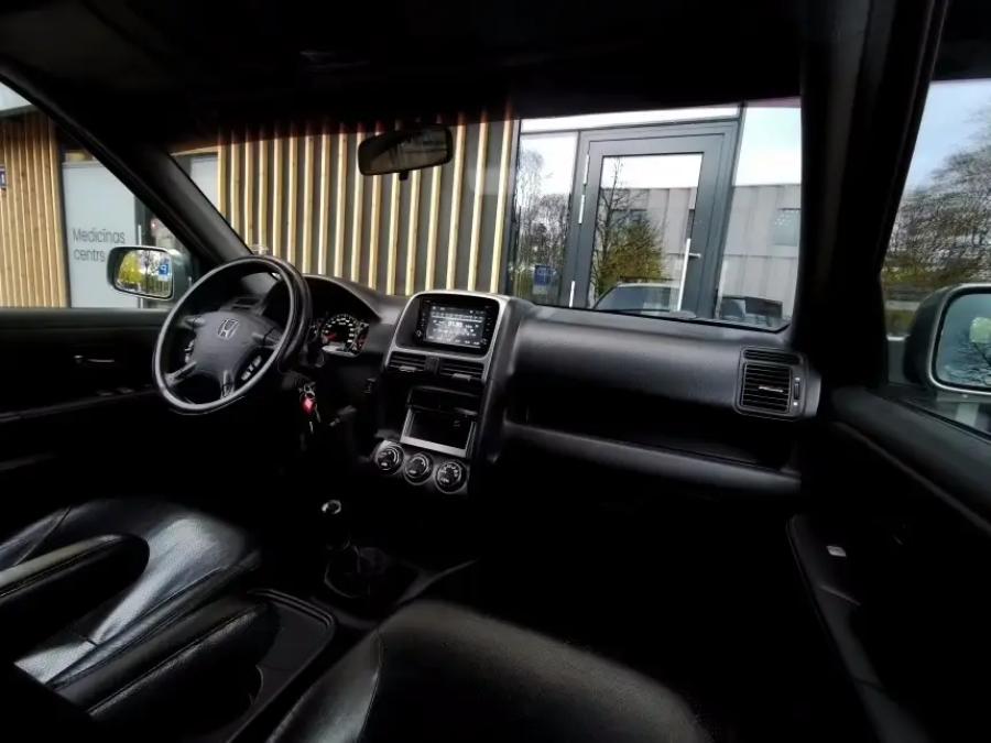 Pelēks Honda CR-V 2005 Rīga, ar dzinēja tilpumu 2.20 L un nobraukumu 248 tūkst. km par 3990 €, foto 4 vietnē AUTOMOTO.COM.LV