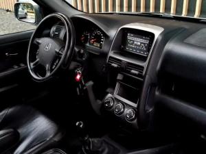 Pelēks Honda CR-V 2005 Rīga, ar dzinēja tilpumu 2.20 L un nobraukumu 248 tūkst. km par 3990 €, foto 7 vietnē AUTOMOTO.COM.LV