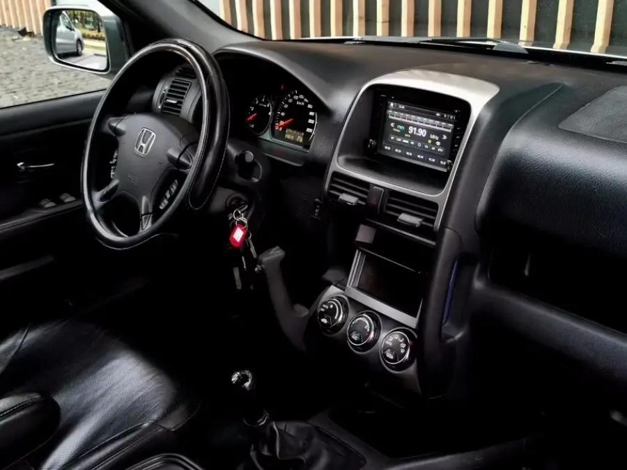 Pelēks Honda CR-V 2005 Rīga, ar dzinēja tilpumu 2.20 L un nobraukumu 248 tūkst. km par 3990 €, foto 7 vietnē AUTOMOTO.COM.LV
