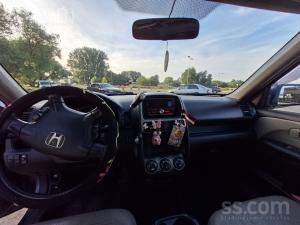 Pelēks Honda CR-V 2005 Liepāja, ar dzinēja tilpumu 2.00 L un nobraukumu 281 tūkst. km par 1990 €, foto 6 vietnē AUTOMOTO.COM.LV