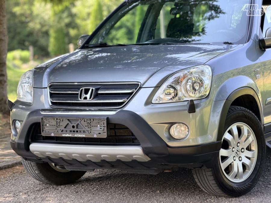 Pelēks Honda CR-V 2005 Utena, ar dzinēja tilpumu 2.00 L un nobraukumu 237 tūkst. km par 3990 €, foto 4 vietnē AUTOMOTO.COM.LV