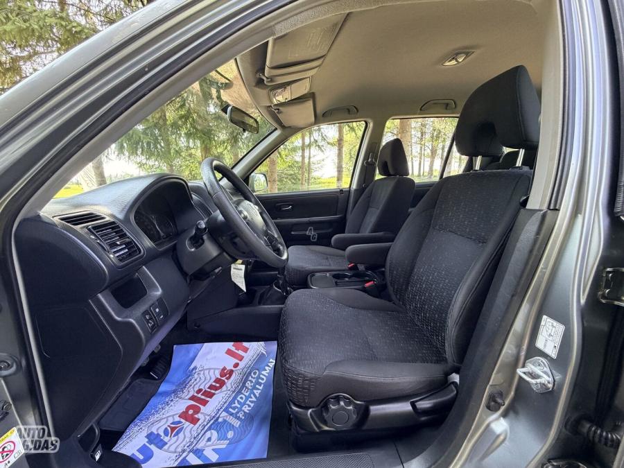 Pelēks Honda CR-V 2005 Utena, ar dzinēja tilpumu 2.00 L un nobraukumu 237 tūkst. km par 3990 €, foto 17 vietnē AUTOMOTO.COM.LV