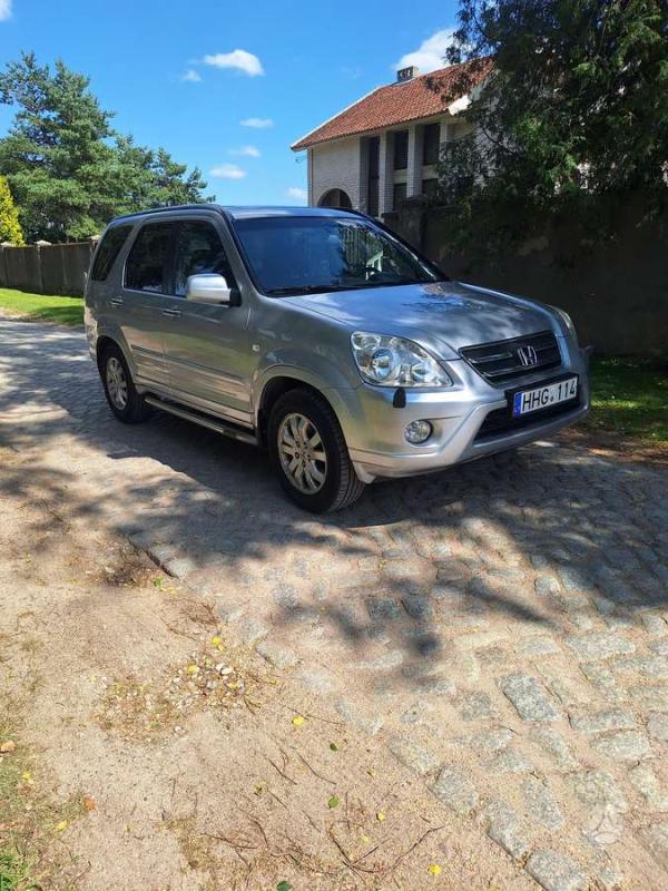 Grey Honda CR-V 2005 in Silute, with an engine capacity of 2.20 L and mileage of 344 thousand km for 3500 €, photo 1 on AUTOMOTO.COM.LV