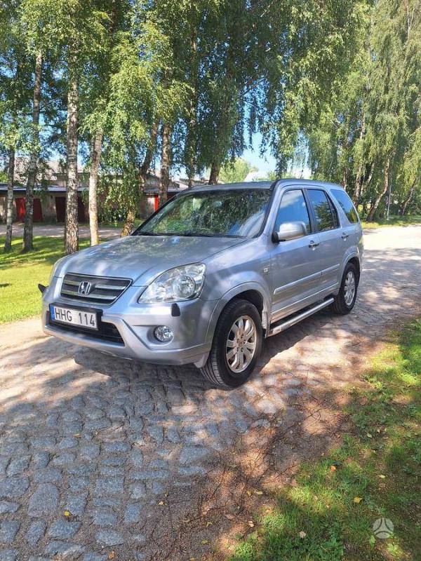 Grey Honda CR-V 2005 in Silute, with an engine capacity of 2.20 L and mileage of 344 thousand km for 3500 €, photo 3 on AUTOMOTO.COM.LV