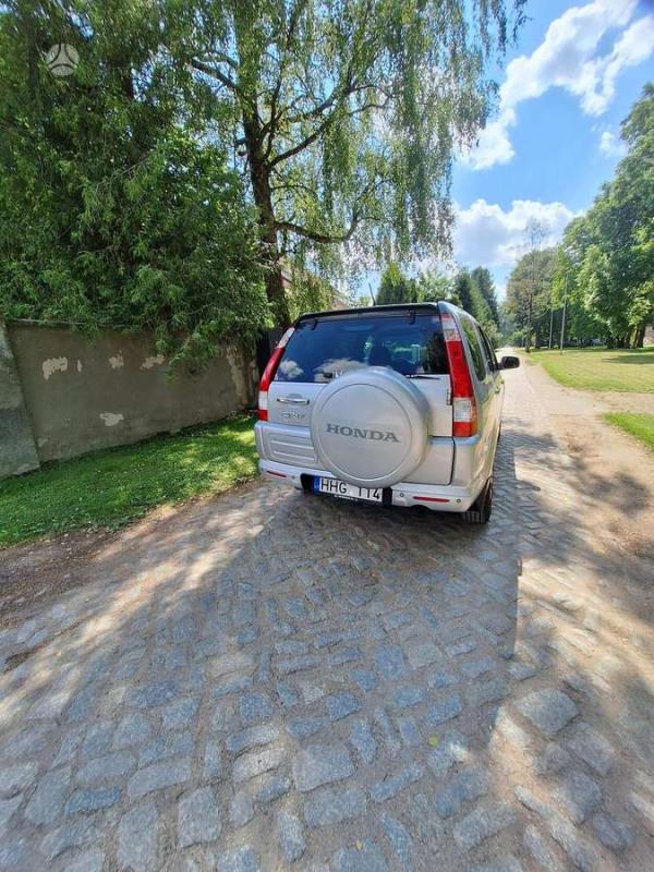 Grey Honda CR-V 2005 in Silute, with an engine capacity of 2.20 L and mileage of 344 thousand km for 3500 €, photo 8 on AUTOMOTO.COM.LV