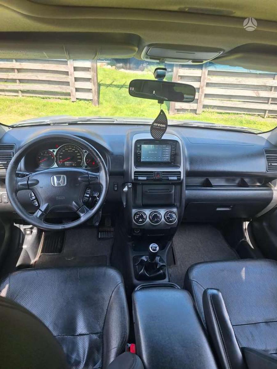 Grey Honda CR-V 2005 in Silute, with an engine capacity of 2.20 L and mileage of 344 thousand km for 3500 €, photo 12 on AUTOMOTO.COM.LV