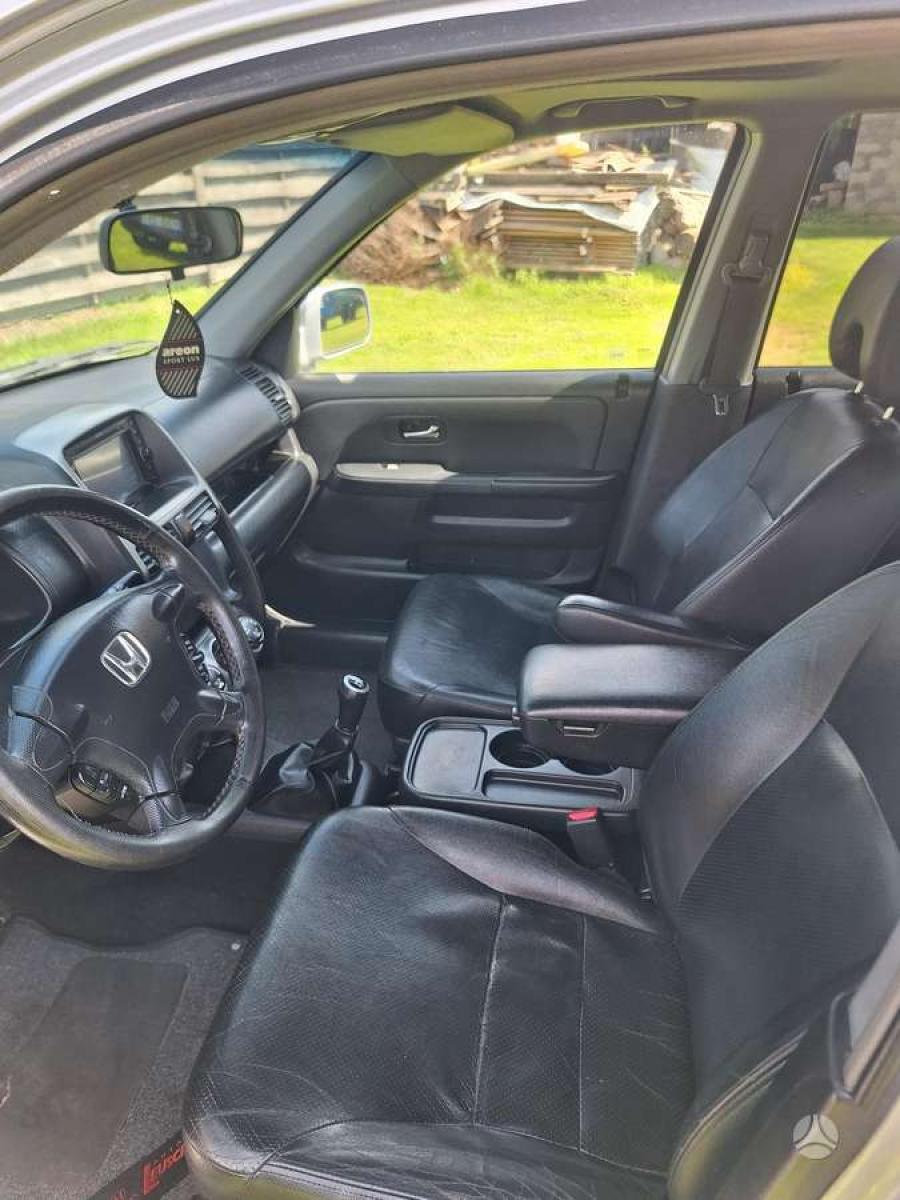 Grey Honda CR-V 2005 in Silute, with an engine capacity of 2.20 L and mileage of 344 thousand km for 3500 €, photo 13 on AUTOMOTO.COM.LV