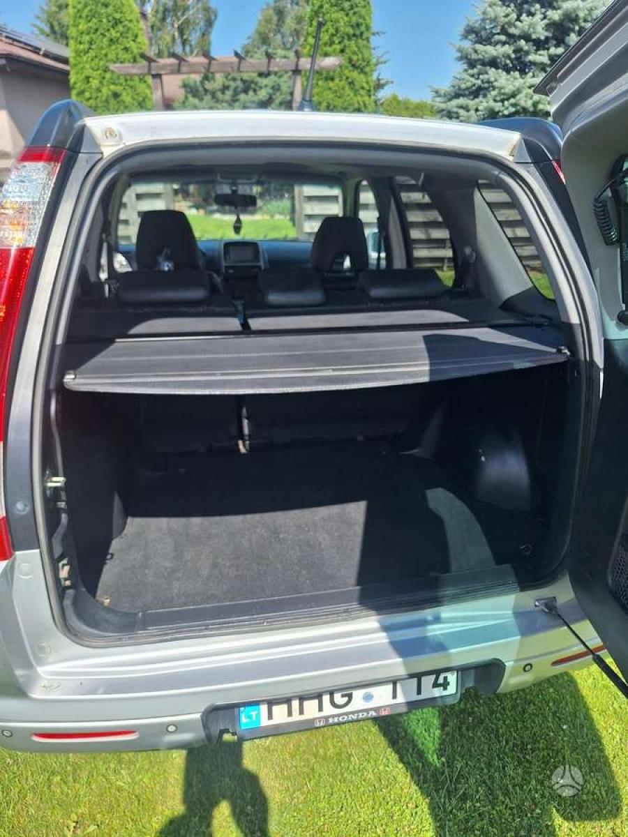 Grey Honda CR-V 2005 in Silute, with an engine capacity of 2.20 L and mileage of 344 thousand km for 3500 €, photo 16 on AUTOMOTO.COM.LV
