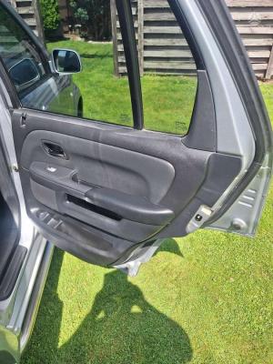 Grey Honda CR-V 2005 in Silute, with an engine capacity of 2.20 L and mileage of 344 thousand km for 3500 €, photo 18 on AUTOMOTO.COM.LV