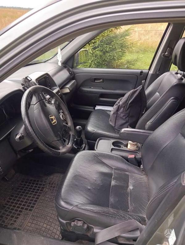 Grey Honda CR-V 2005 in Prienai, with an engine capacity of 2.20 L and mileage of 392 thousand km for 2100 €, photo 7 on AUTOMOTO.COM.LV