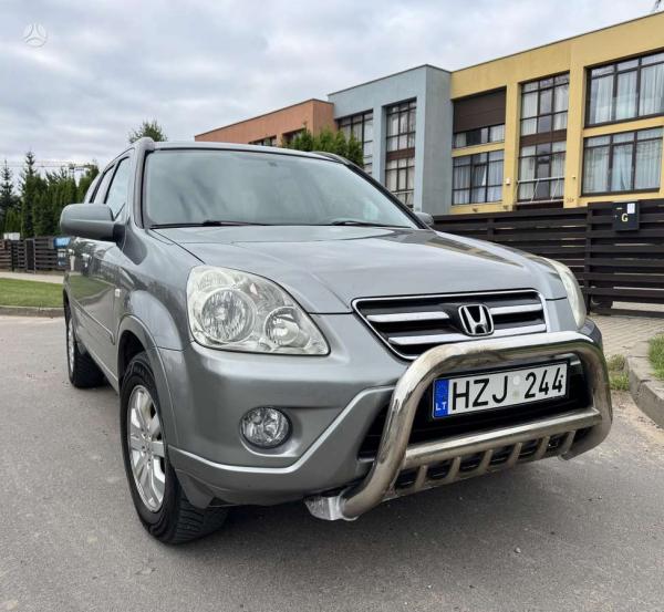 Grey Honda CR-V 2005 in Vilnius, with an engine capacity of 2.20 L and mileage of 350 thousand km for 2500 €, photo 4 on AUTOMOTO.COM.LV