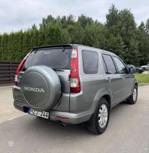 Pelēks Honda CR-V 2005 Viļņa, ar dzinēja tilpumu 2.20 L un nobraukumu 350 tūkst. km par 2500 €, foto 8 vietnē AUTOMOTO.COM.LV