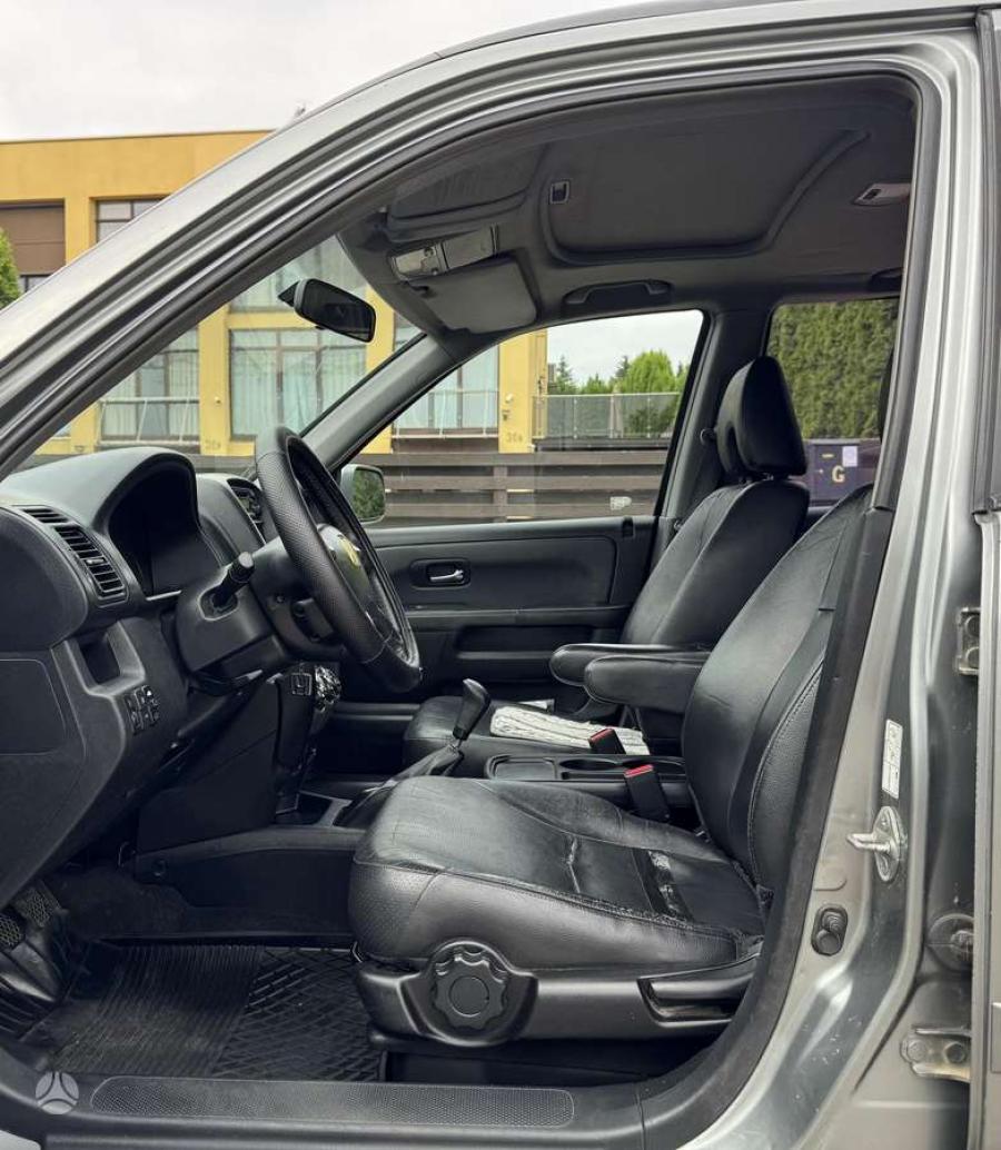 Pelēks Honda CR-V 2005 Viļņa, ar dzinēja tilpumu 2.20 L un nobraukumu 350 tūkst. km par 2500 €, foto 14 vietnē AUTOMOTO.COM.LV