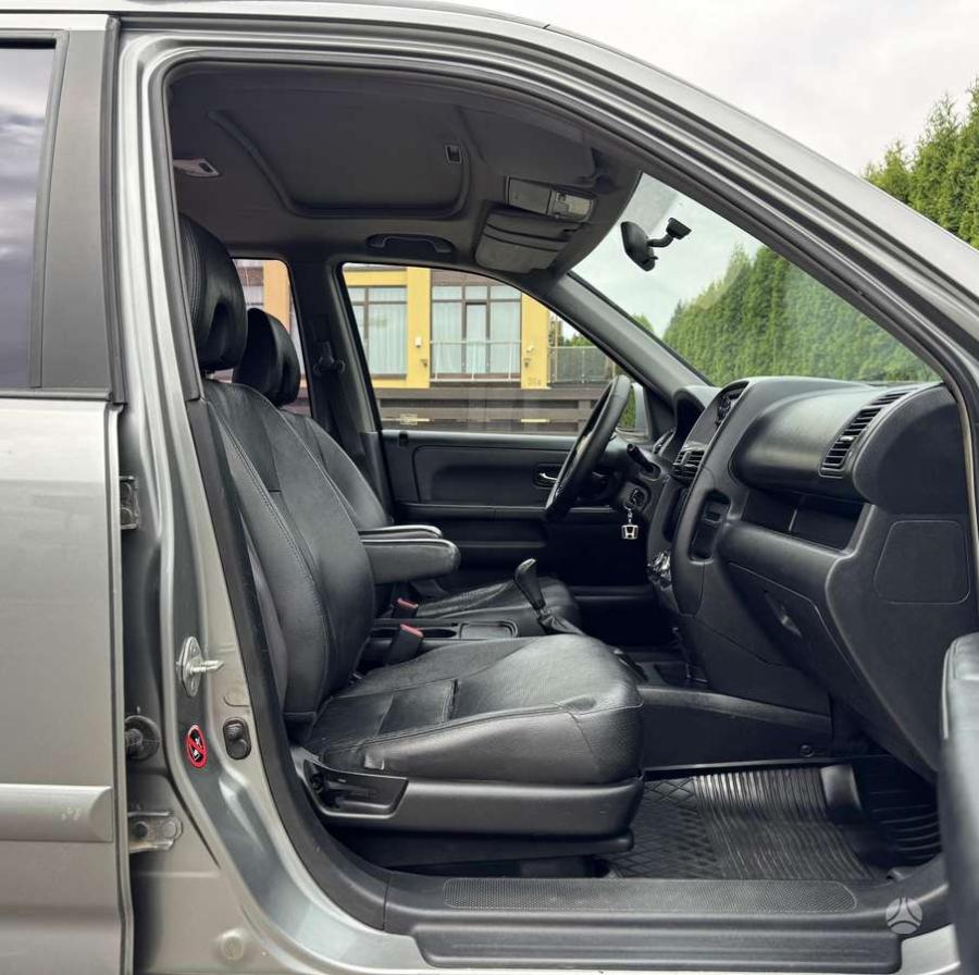 Pelēks Honda CR-V 2005 Viļņa, ar dzinēja tilpumu 2.20 L un nobraukumu 350 tūkst. km par 2500 €, foto 16 vietnē AUTOMOTO.COM.LV