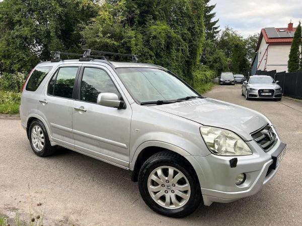 Grey Honda CR-V 2005 in Vilnius, with an engine capacity of 2.20 L and mileage of 300 thousand km for 1750 €, photo 5 on AUTOMOTO.COM.LV