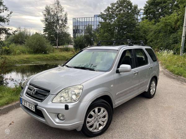 Grey Honda CR-V 2005 in Vilnius, with an engine capacity of 2.20 L and mileage of 300 thousand km for 1750 €, photo 9 on AUTOMOTO.COM.LV