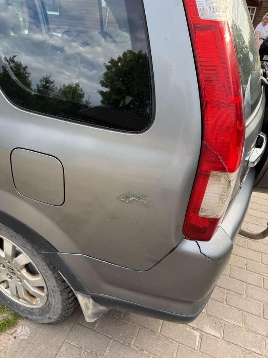 Pelēks Honda CR-V 2005 Utena, ar dzinēja tilpumu 2.20 L un nobraukumu 290 tūkst. km par 1900 €, foto 9 vietnē AUTOMOTO.COM.LV
