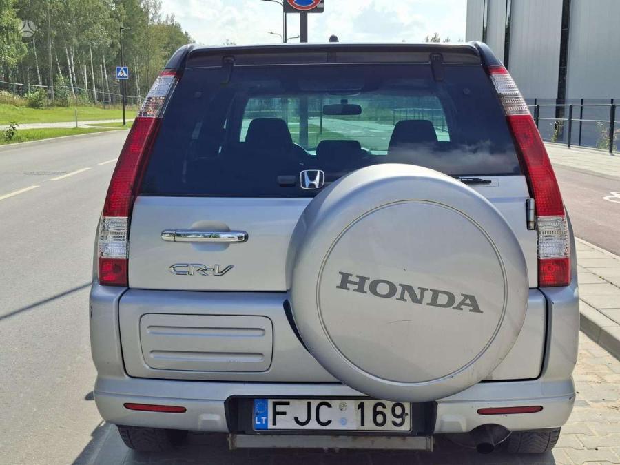 Grey Honda CR-V 2005 in Vilnius, with an engine capacity of 2.20 L and mileage of 301 thousand km for 2200 €, photo 6 on AUTOMOTO.COM.LV
