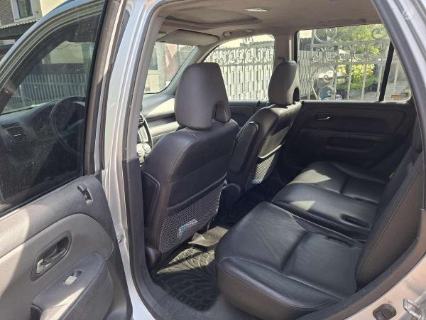 Pelēks Honda CR-V 2005 Viļņa, ar dzinēja tilpumu 2.20 L un nobraukumu 301 tūkst. km par 2200 €, foto 8 vietnē AUTOMOTO.COM.LV