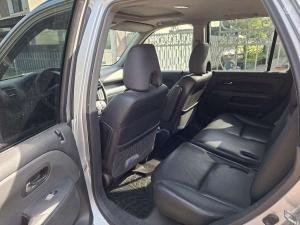 Grey Honda CR-V 2005 in Vilnius, with an engine capacity of 2.20 L and mileage of 301 thousand km for 2200 €, photo 8 on AUTOMOTO.COM.LV