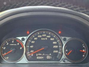 Grey Honda CR-V 2005 in Vilnius, with an engine capacity of 2.20 L and mileage of 301 thousand km for 2200 €, photo 10 on AUTOMOTO.COM.LV