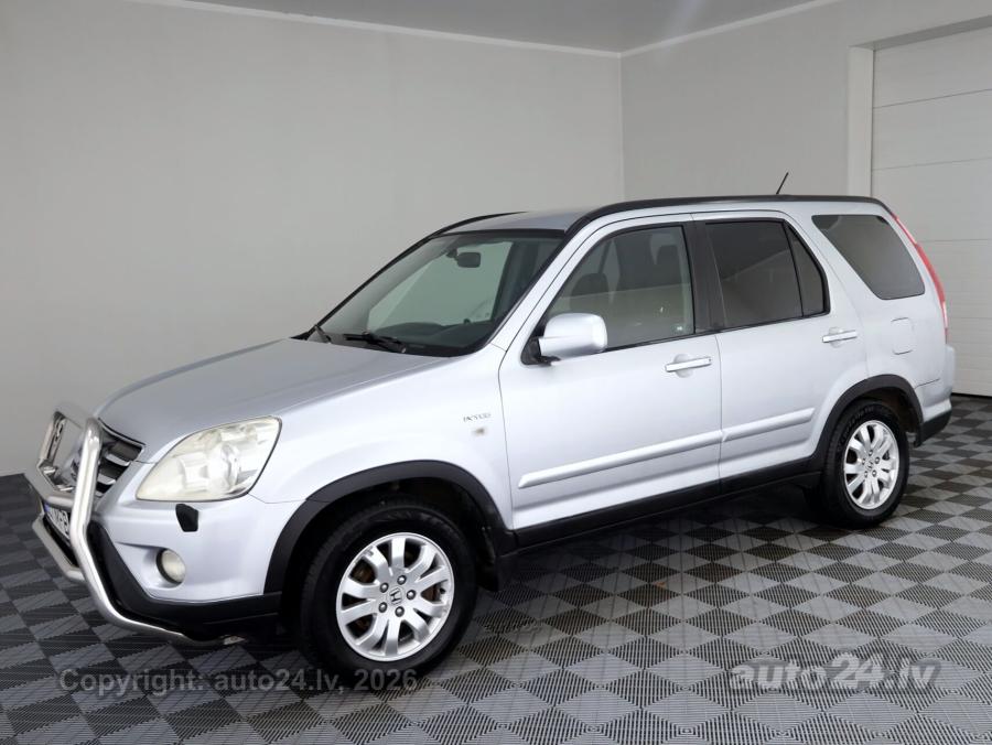 Grey Honda CR-V 2005 in Tallinn, with an engine capacity of 2.00 L and mileage of 297 thousand km for 1199 €, photo 3 on AUTOMOTO.COM.LV