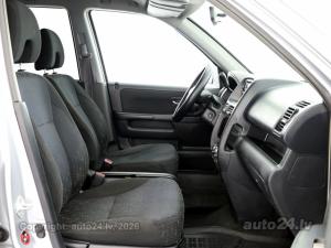 Grey Honda CR-V 2005 in Tallinn, with an engine capacity of 2.00 L and mileage of 297 thousand km for 1199 €, photo 7 on AUTOMOTO.COM.LV