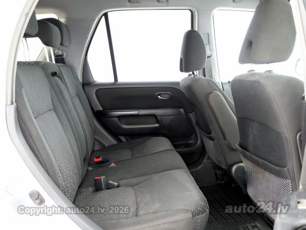 Grey Honda CR-V 2005 in Tallinn, with an engine capacity of 2.00 L and mileage of 297 thousand km for 1199 €, photo 8 on AUTOMOTO.COM.LV