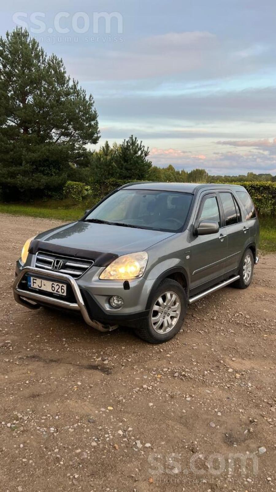 Pelēks Honda CR-V 2005 Gulbene, ar dzinēja tilpumu 2.00 L un nobraukumu 240 tūkst. km par 2450 €, foto 1 vietnē AUTOMOTO.COM.LV