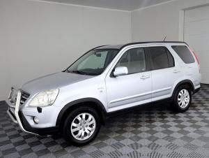 Pelēks Honda CR-V 2005 Tallina, ar dzinēja tilpumu 2.00 L un nobraukumu 297 tūkst. km par 1199 €, foto 3 vietnē AUTOMOTO.COM.LV