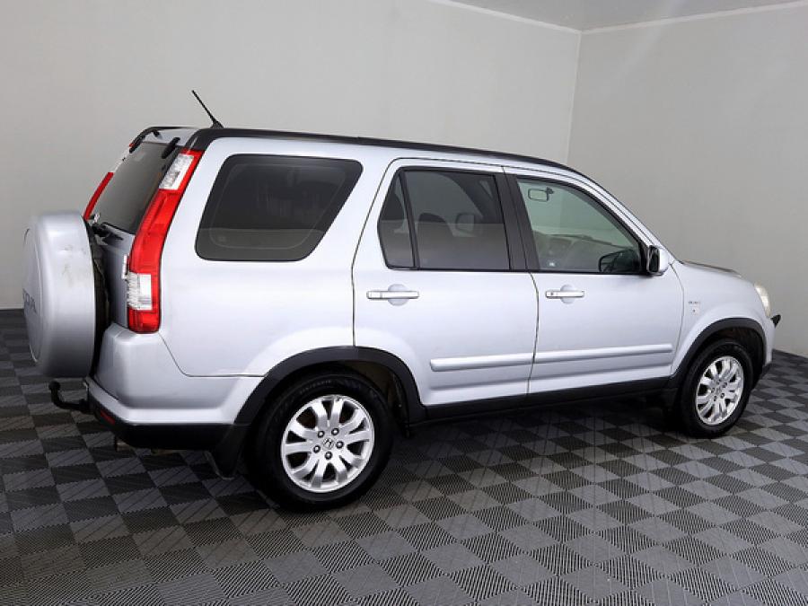 Pelēks Honda CR-V 2005 Tallina, ar dzinēja tilpumu 2.00 L un nobraukumu 297 tūkst. km par 1199 €, foto 4 vietnē AUTOMOTO.COM.LV