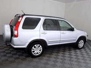 Pelēks Honda CR-V 2005 Tallina, ar dzinēja tilpumu 2.00 L un nobraukumu 297 tūkst. km par 1199 €, foto 11 vietnē AUTOMOTO.COM.LV