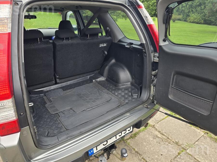 Pelēks Honda CR-V 2005 Cēsis, ar dzinēja tilpumu 2.00 L un nobraukumu 227 tūkst. km par 2450 €, foto 14 vietnē AUTOMOTO.COM.LV
