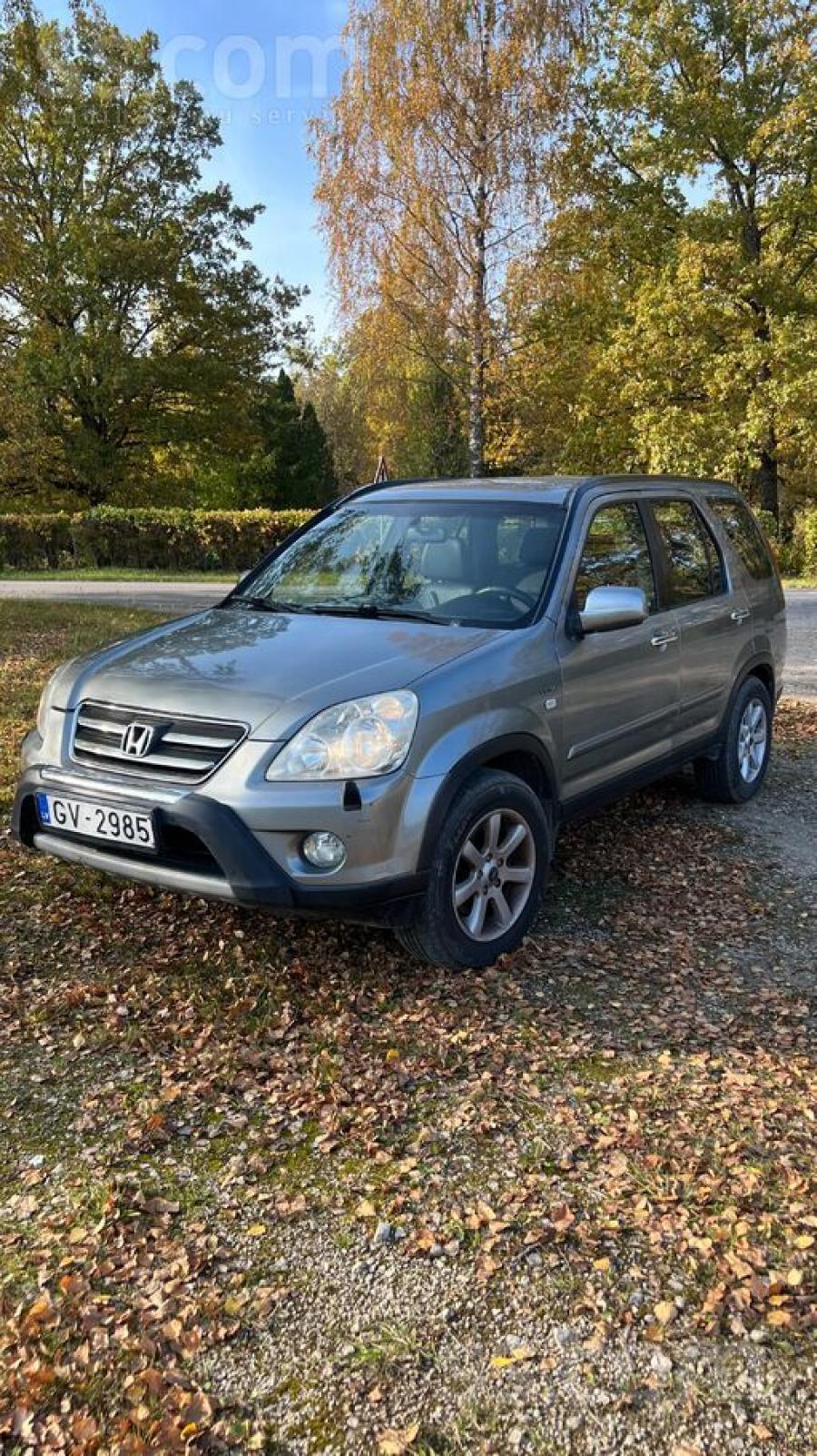 Grey Honda CR-V 2005 in Gulbene, with an engine capacity of 2.00 L and mileage of 200 thousand km for 1900 €, photo 1 on AUTOMOTO.COM.LV