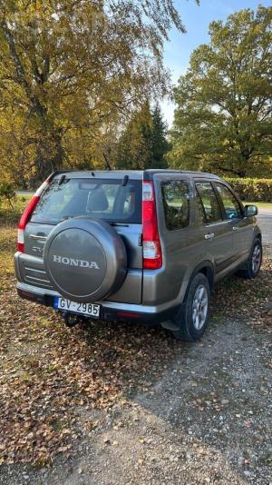 Grey Honda CR-V 2005 in Gulbene, with an engine capacity of 2.00 L and mileage of 200 thousand km for 1900 €, photo 3 on AUTOMOTO.COM.LV