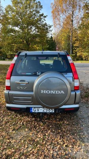 Grey Honda CR-V 2005 in Gulbene, with an engine capacity of 2.00 L and mileage of 200 thousand km for 1900 €, photo 4 on AUTOMOTO.COM.LV