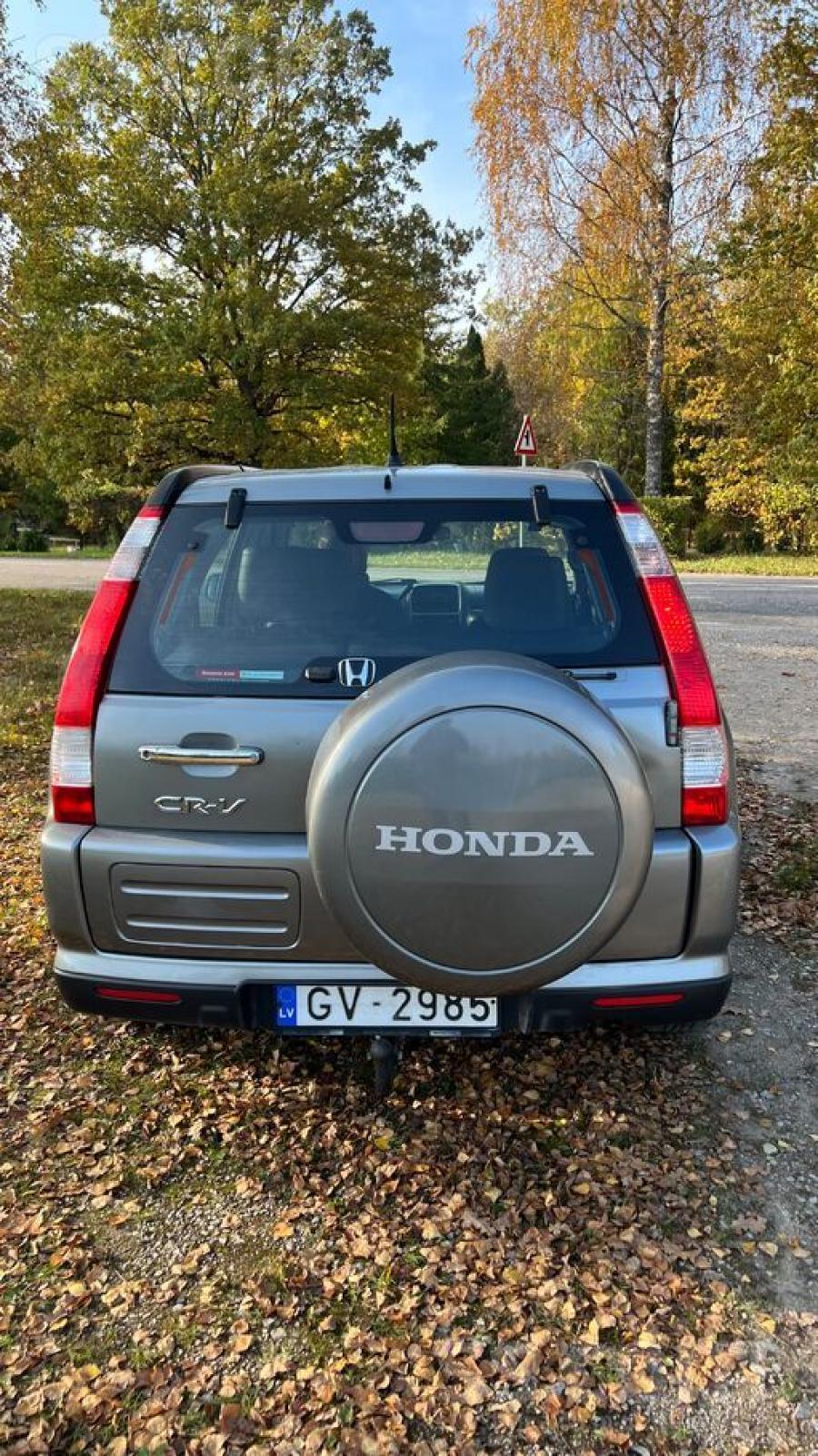 Grey Honda CR-V 2005 in Gulbene, with an engine capacity of 2.00 L and mileage of 200 thousand km for 1900 €, photo 4 on AUTOMOTO.COM.LV
