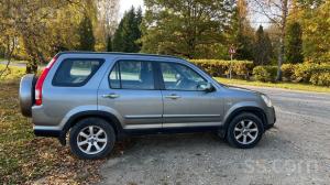 Grey Honda CR-V 2005 in Gulbene, with an engine capacity of 2.00 L and mileage of 200 thousand km for 1900 €, photo 5 on AUTOMOTO.COM.LV