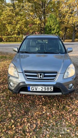 Grey Honda CR-V 2005 in Gulbene, with an engine capacity of 2.00 L and mileage of 200 thousand km for 1900 €, photo 16 on AUTOMOTO.COM.LV